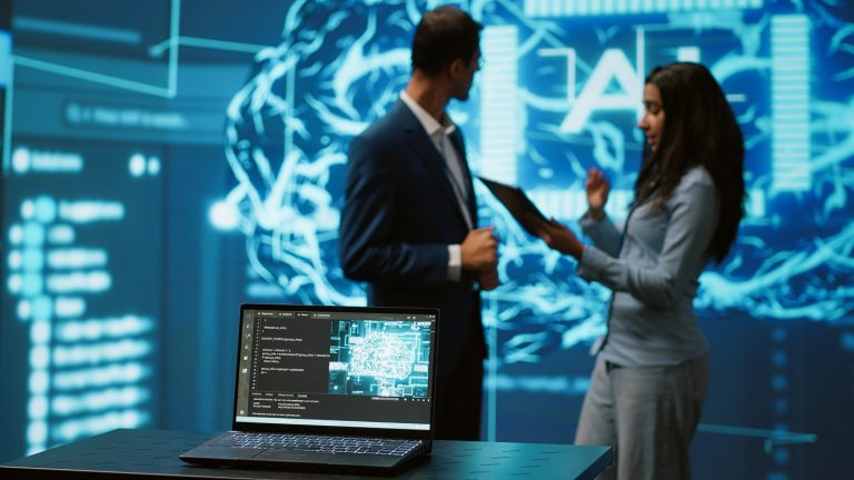 US HR Leaders: Leveraging AI & Upskilling for Workforce Gaps